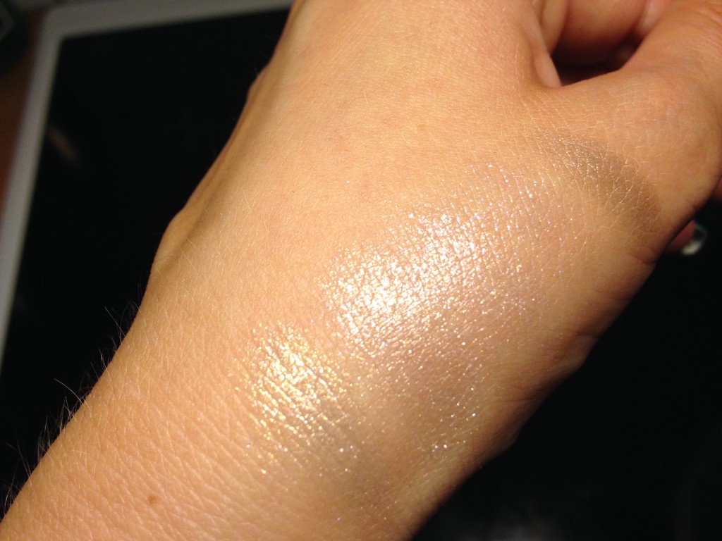 Veluxe Pearlfusion Shadow - Elin Fagerberg